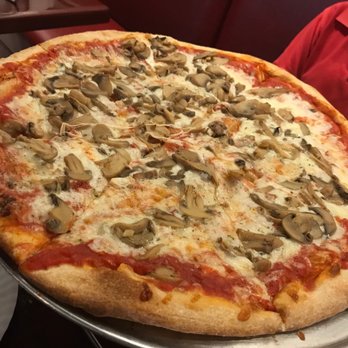 Palumbo’s Pizzeria - 77 Photos & 40 Reviews - Pizza - 7711 Collier Blvd ...