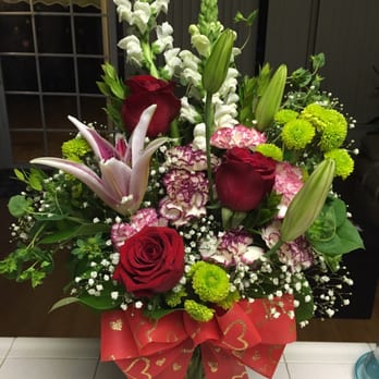 Pioneer Flowers - 361 Photos & 18 Reviews - Florists - 17601 Pioneer ...