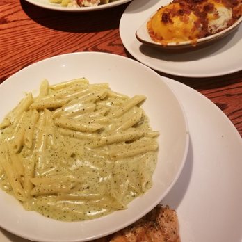 Uno Pizzeria & Grill - 131 Photos & 97 Reviews - Pizza - 270 Providence ...