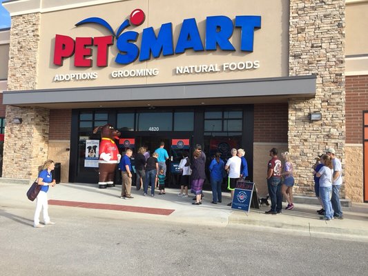 PetSmart - Pet Groomers - 4820 Bauer Farm Dr, Lawrence, KS - Phone ...