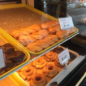 Donut King Hawaii - 597 Photos & 252 Reviews - Donuts - 2919 Kapiolani ...