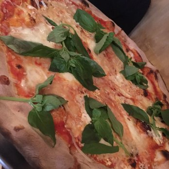 Lucali - 275 Photos & 928 Reviews - Pizza - 575 Henry St, Carroll ...