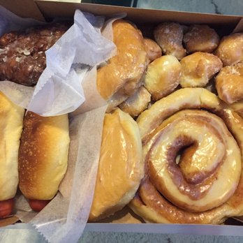 Max’s Donut Shop - 68 Photos & 190 Reviews - Donuts - 105 N Greenville ...