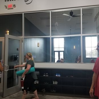 Onelife Fitness - Red Mill - 129 Photos & 29 Reviews - Gyms - 1650 ...