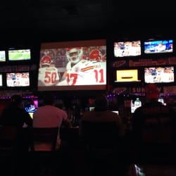 Looney’s Pub North - 48 Photos & 70 Reviews - Sports Bars - 312 S Main ...