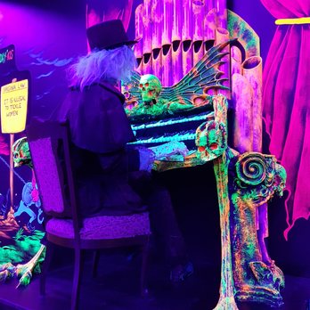 Monster Mini Golf - 128 Photos & 68 Reviews - Mini Golf - 14130 ...