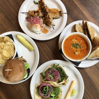 Rontoms - 111 Photos & 393 Reviews - Lounges - 600 E Burnside St, Lower ...