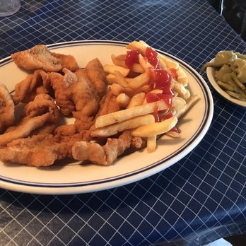 Sanitary Fish Market & Restaurant - 96 Photos & 252 Reviews - Seafood ...