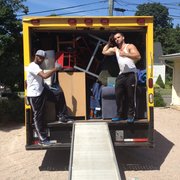 2 Young Studs Moving Reviews