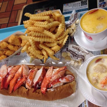 The Red Barn - 129 Photos & 189 Reviews - Seafood - 455 Riverside Dr ...