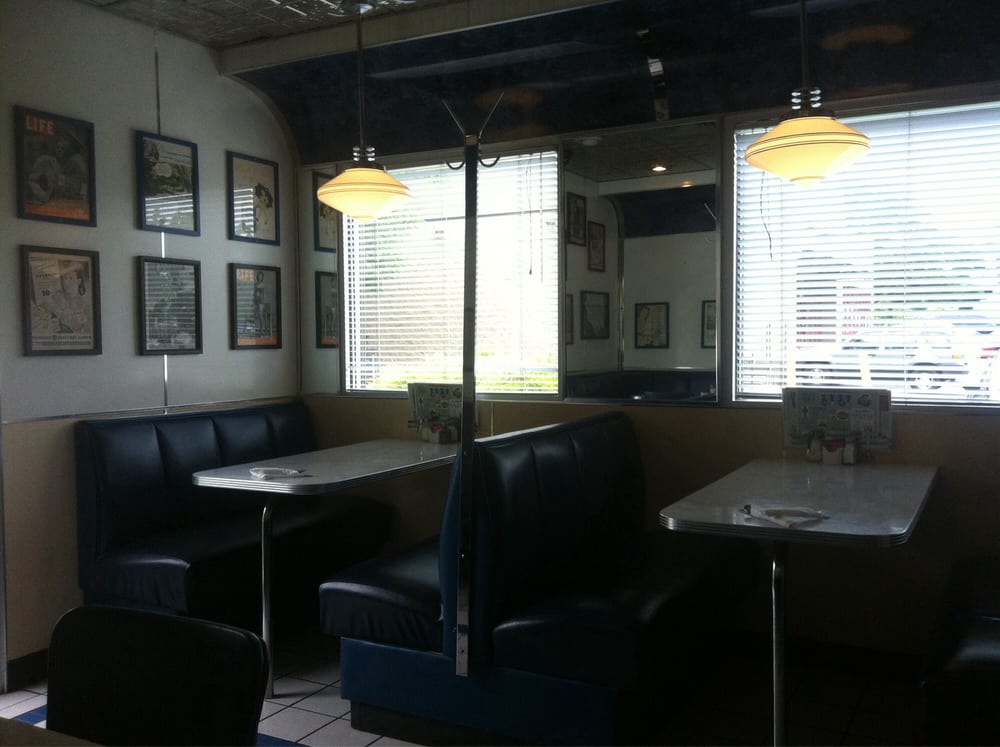 Blue Moon Diner - Welcome fellow time travelers : r/lifeisstrange