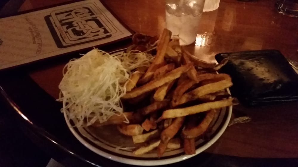 Wag’s Restaurant - 39 Photos & 140 Reviews - Burgers - 24 S Market St ...