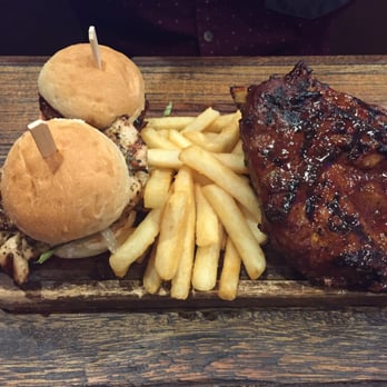 Ribs & Burgers William Street - 125 Photos & 76 Reviews - Burgers - 140 ...