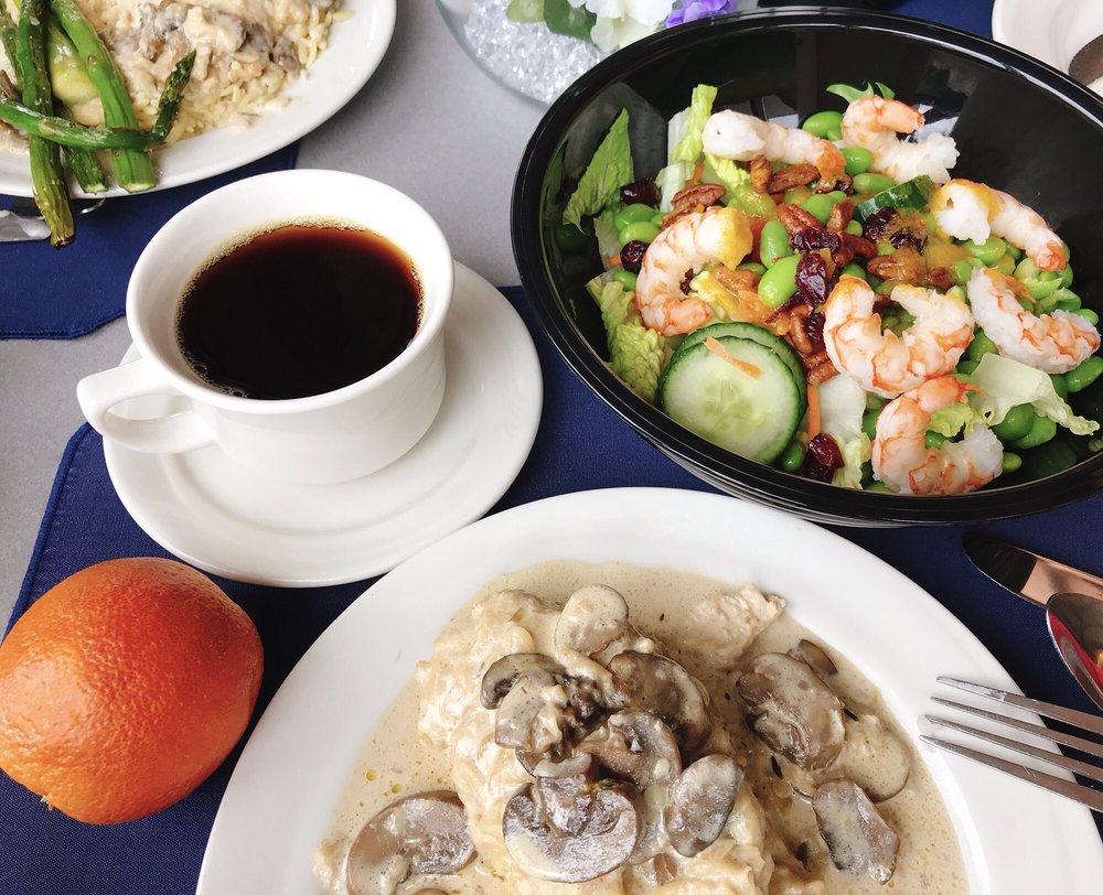 Atrium Dining Room - Salad - 200 Hawkins Dr, Iowa City, IA - Restaurant ...