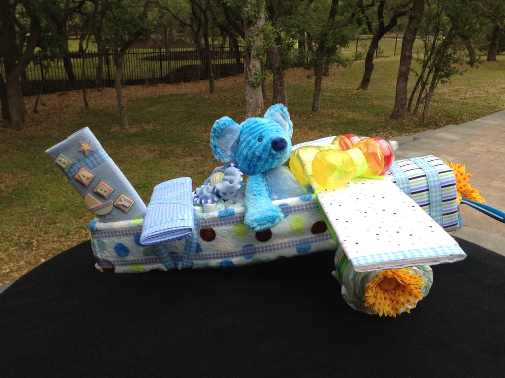 airplane-diaper-cake-yelp