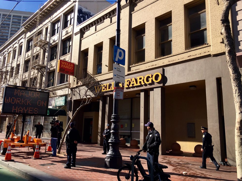 Wells Fargo Bank - 38 Reviews - Banks & Credit Unions - 1266 Market St ...
