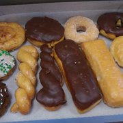 Denny’s Doughnuts & Bakery - 20 Reviews - Bakeries - 1107 S Main St ...
