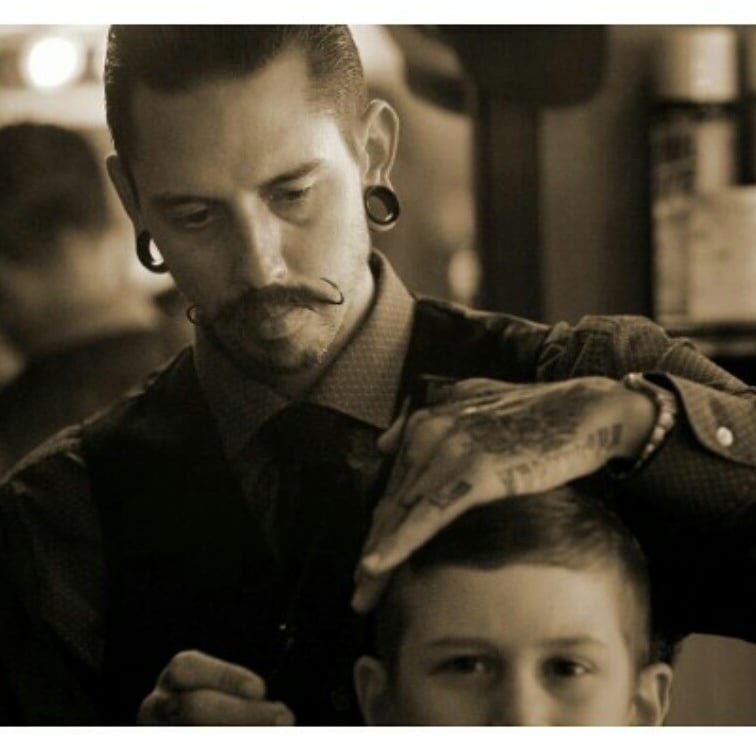 Wilson’s Classic Barber Shop - 76 Photos & 191 Reviews - Barbers - 109 ...