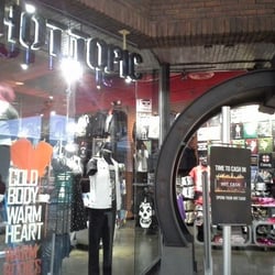 Hot Topic - Accessories - 1400 Willowbrook Mall, Wayne, NJ - Phone ...