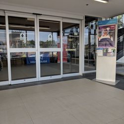 Port Credit Memorial Arena - Stadiums & Arenas - 40 Stavebank Road ...