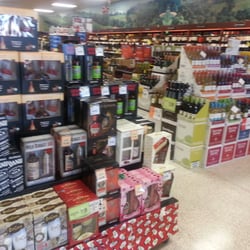Hy-Vee Wine & Spirits - Beer, Wine & Spirits - 2001 Blairs Ferry NE ...