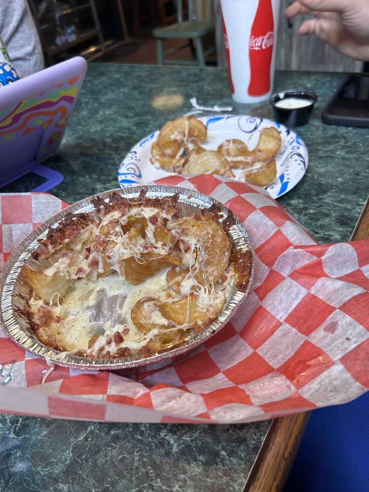 Pig Out Pizza, Butler | Roadtrippers