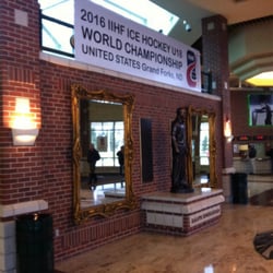 Ralph Engelstad Arena - 16 Photos & 13 Reviews - Stadiums & Arenas ...