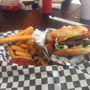 Weekend Dreams Burgers & Grill - 98 Photos & 107 Reviews - American ...
