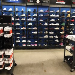 Foot Locker - 13 Reviews - Shoe Stores - 439 86th St, Bay Ridge ...