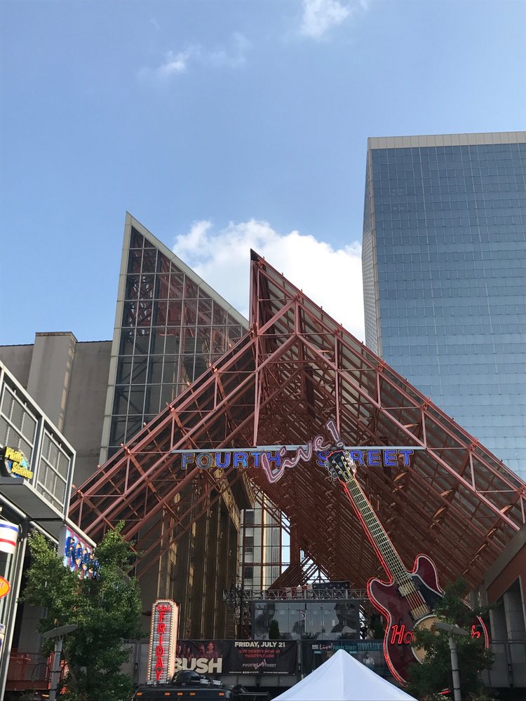 Fourth Street Live - 117 Photos & 81 Reviews - Social Clubs - 400 S 4th ...