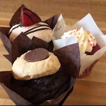 Scratch Cupcakery - 55 Photos & 53 Reviews - Cupcakes - 927 East 2nd ...