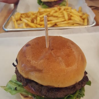 Basic Burger - 125 Photos & 178 Reviews - Burgers - 2024 Wilson Blvd ...