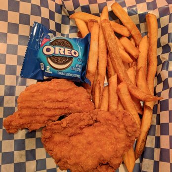 Famous Dave’s Bar-B-Que - 98 Photos & 61 Reviews - Barbeque - 8605 ...