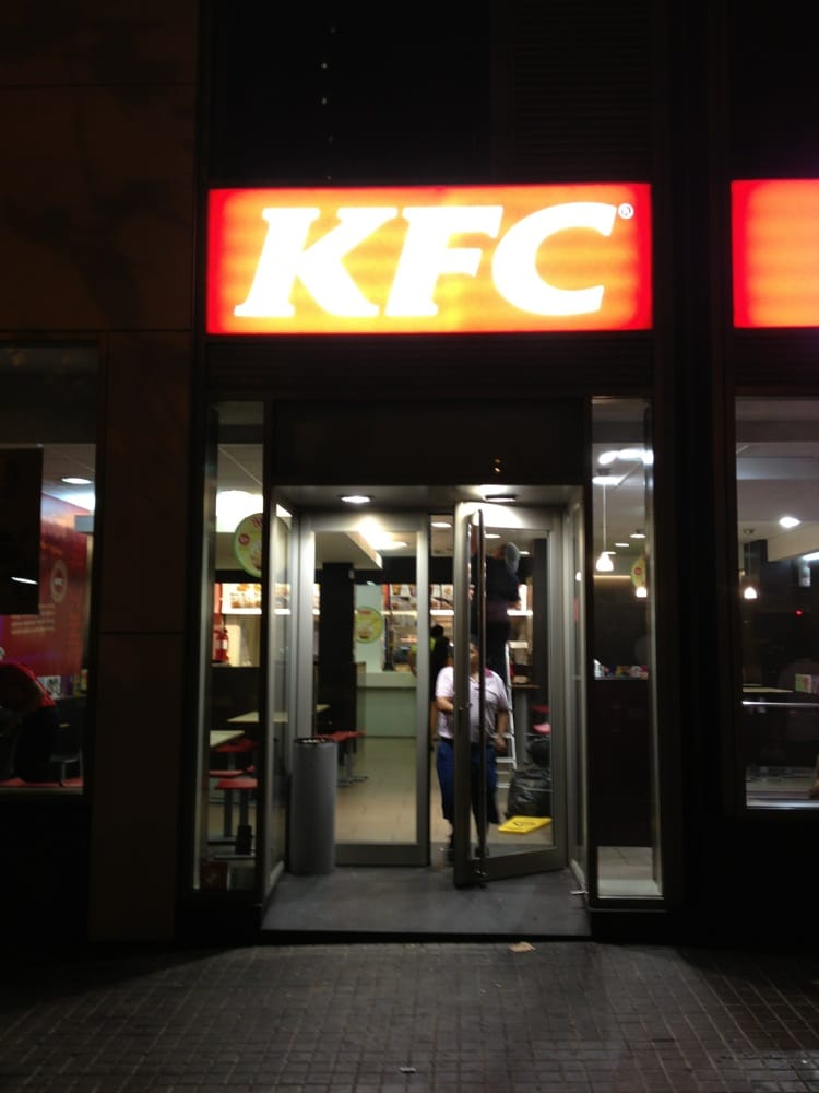 KFC - Fast Food - Plaça Francesc Maciá, 8, L'Eixample, Barcelona, Spain ...