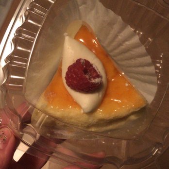 Fuji Bakery - 437 Photos & 232 Reviews - Bakeries - 526 S King St ...