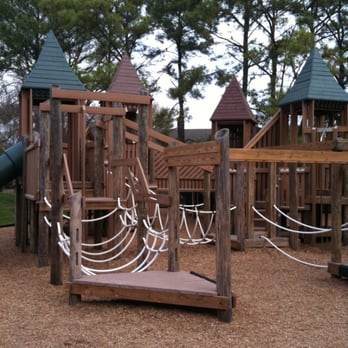 Donovan Park - 40 Photos & 32 Reviews - Playgrounds - 700 Heights Blvd ...