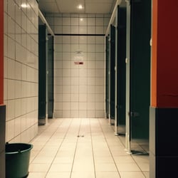 Basic Fit - Fitness & Instruction - August De Boeckstraat 9, Sint ...