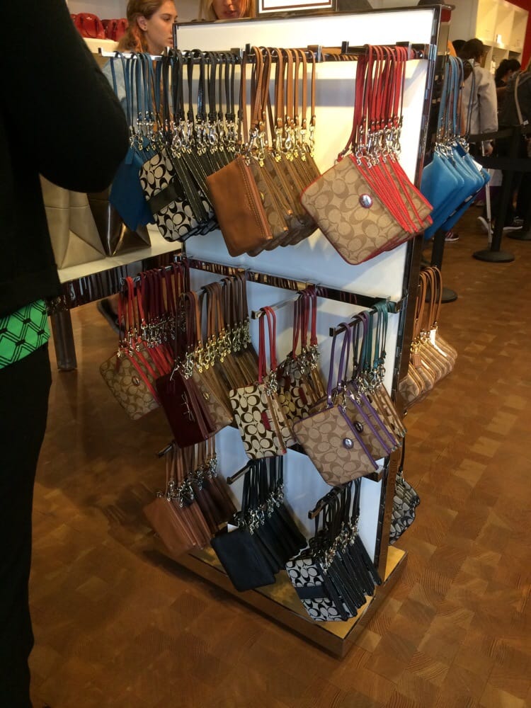 Phoenix Premium Outlets - 91 Photos & 130 Reviews - Outlet Stores ...