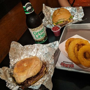 BUNS Burger Shop - 229 Photos & 335 Reviews - Burgers - Av. Ashford ...