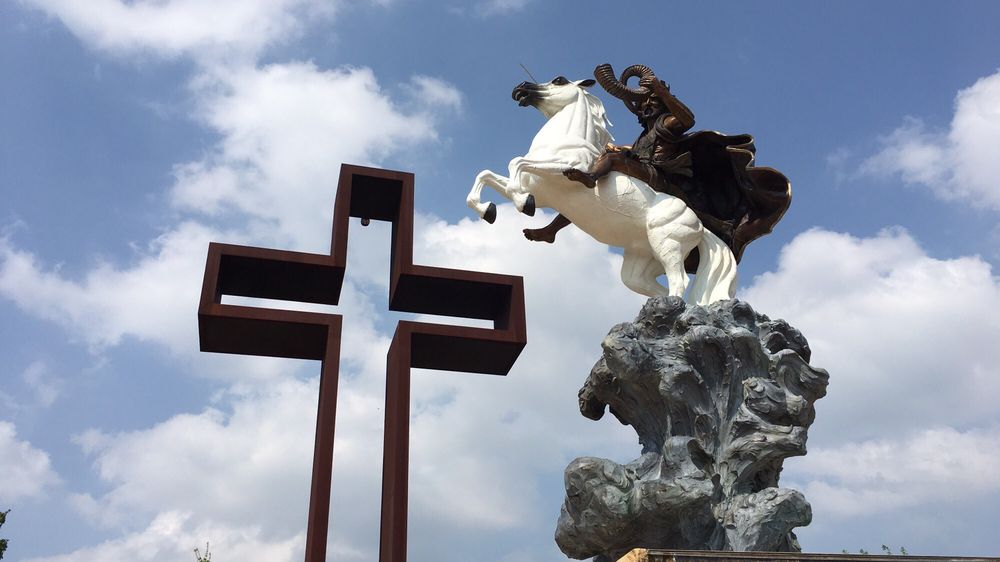 The Empty Cross - 130 Photos & 20 Reviews - Botanical Gardens - Benson ...