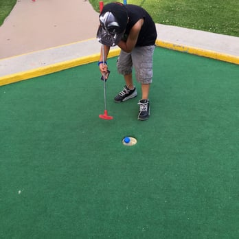 Sherman Oaks Castle Park - 260 Photos & 415 Reviews - Mini Golf - 4989 ...