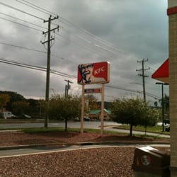 KFC - 23 Photos & 11 Reviews - Fast Food - 866 Queen Street ...