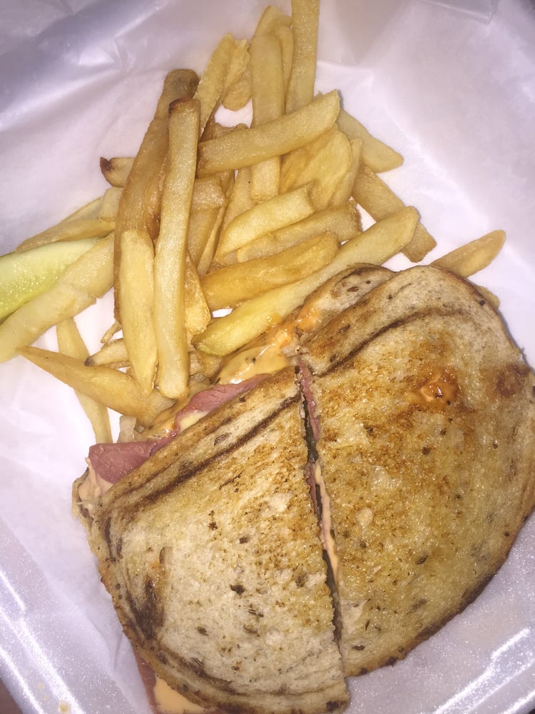 Fort Ben Pub - 22 Photos & 29 Reviews - American (Traditional) - 5645 N ...