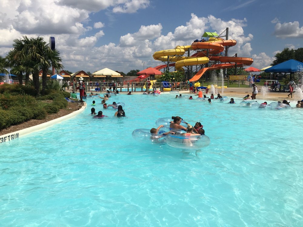 Bahama Beach Waterpark - 16 Photos & 11 Reviews - Water Parks - 1895 ...