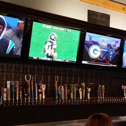 Hoppy Pig - 59 Photos & 57 Reviews - Gastropubs - 135 N Kinzie Ave ...