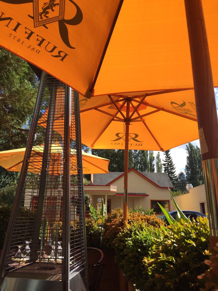 Fins Bistro - 64 Photos & 175 Reviews - Seafood - 301 Front St N ...