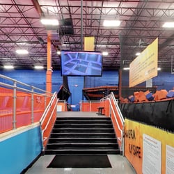 Sky Zone Trampoline Park - CLOSED - 39 Photos & 25 Reviews - Trampoline ...
