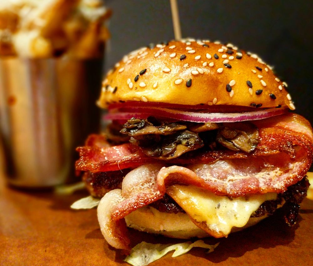 Hambrgr Ottawa Street - 56 Photos & 31 Reviews - Burgers - 207 Ottawa ...