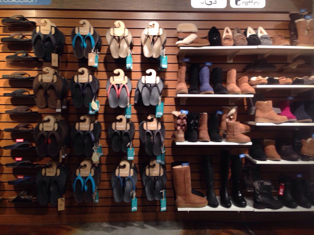 The Walking Company Shoe Stores 3500 Las Vegas Blvd S The Strip the-walking-company-shoe-stores-3500-las-vegas-blvd-s-the-strip