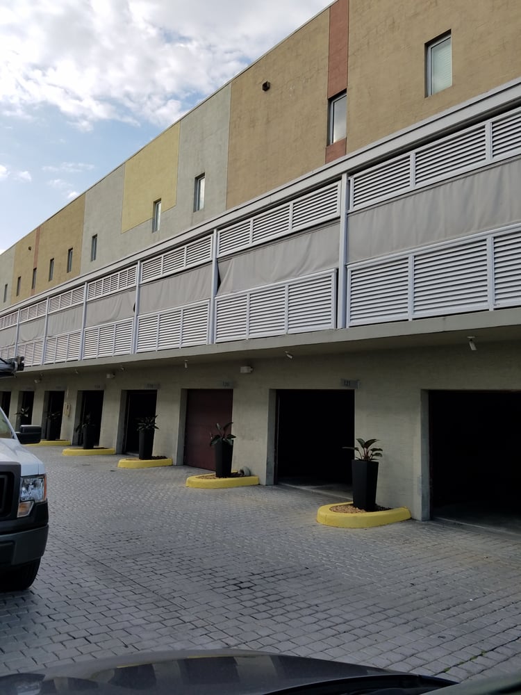 Aladdin Hotel - 20 Photos & 42 Reviews - Hotels - 901 S Royal Poinciana ...